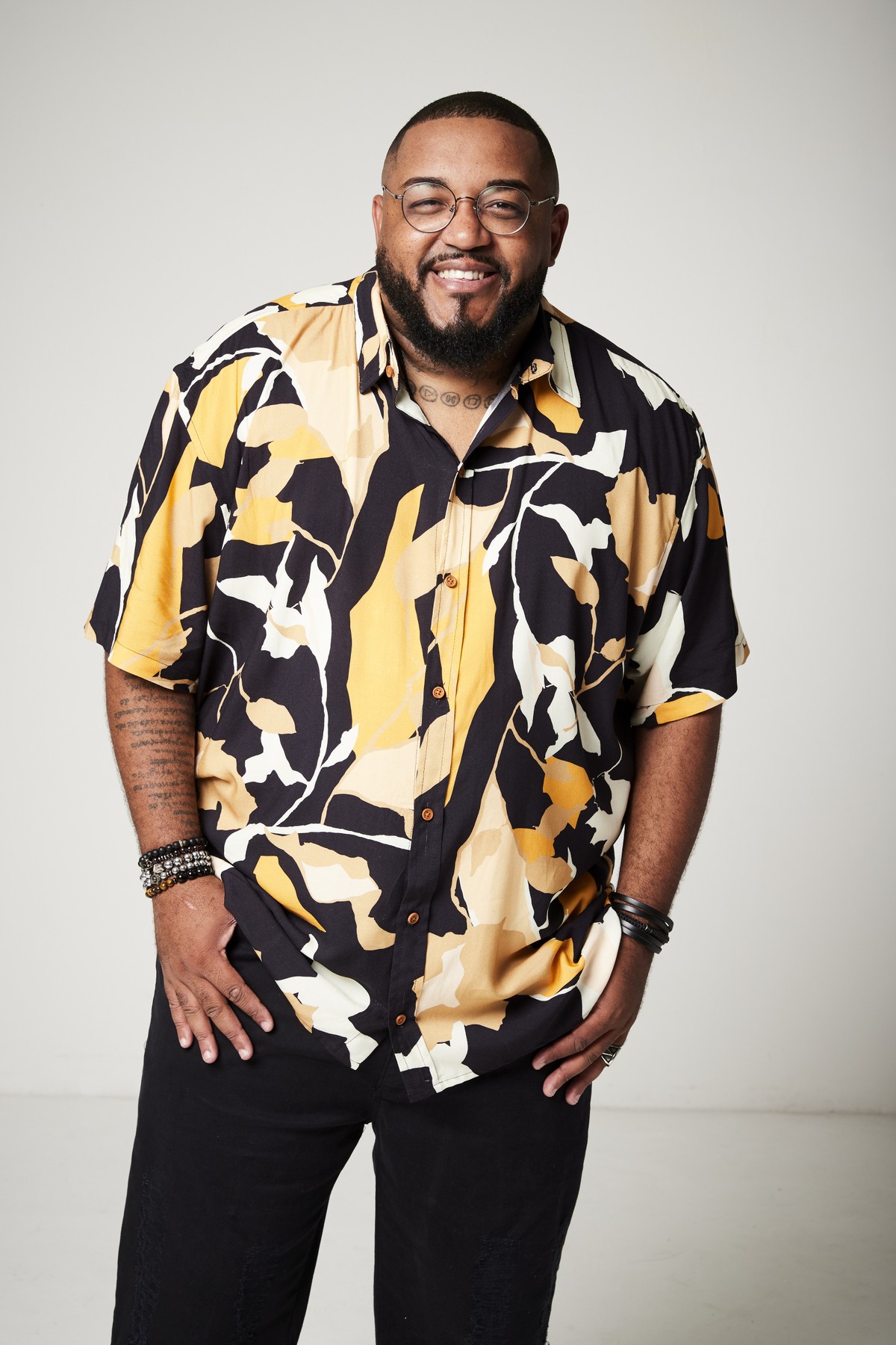 Tiee canta com Leandro Lehart, Péricles e Xande de Pilares em gravação ...