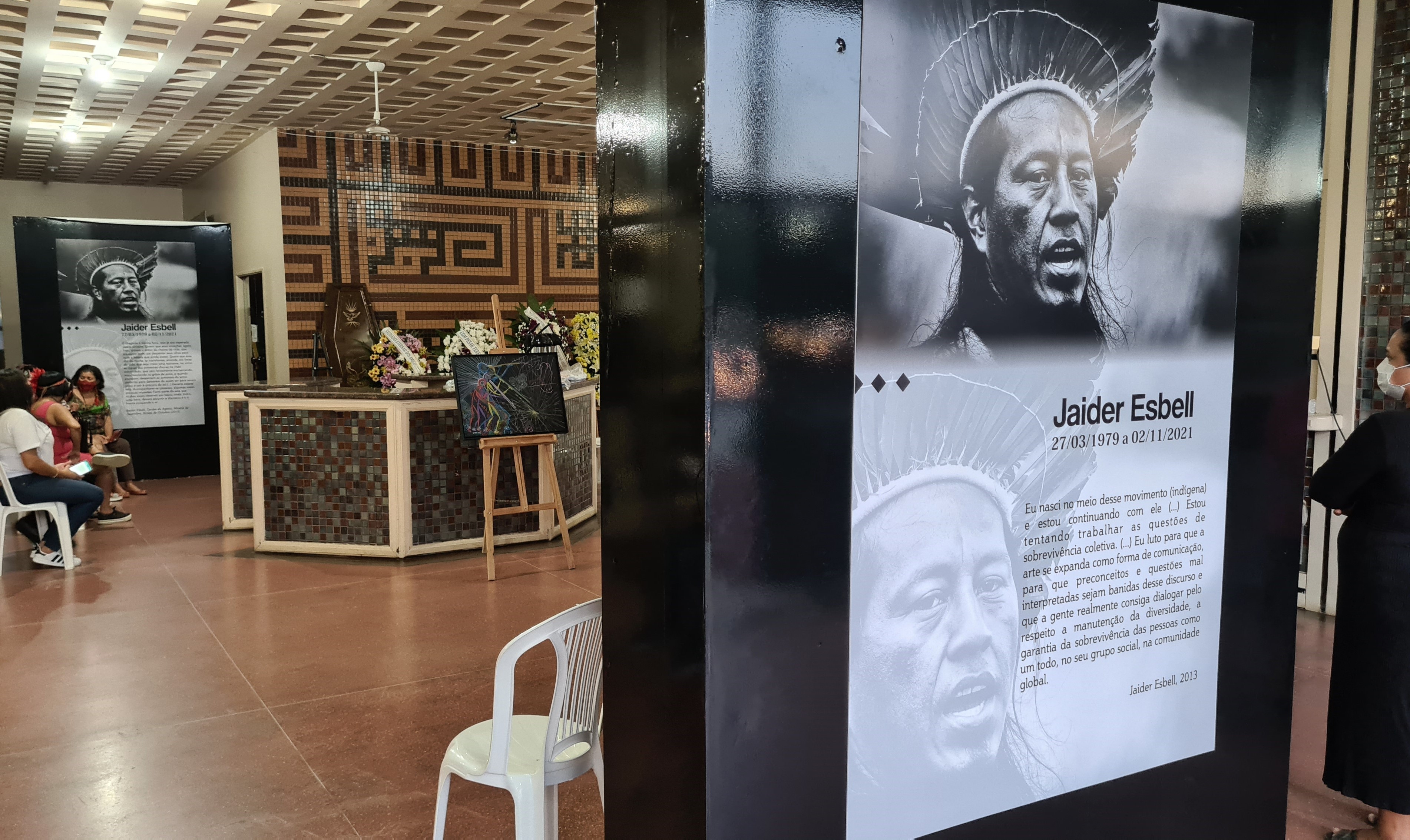 Corpo do artista plástico Jaider Esbell é velado no Palácio da Cultura ...