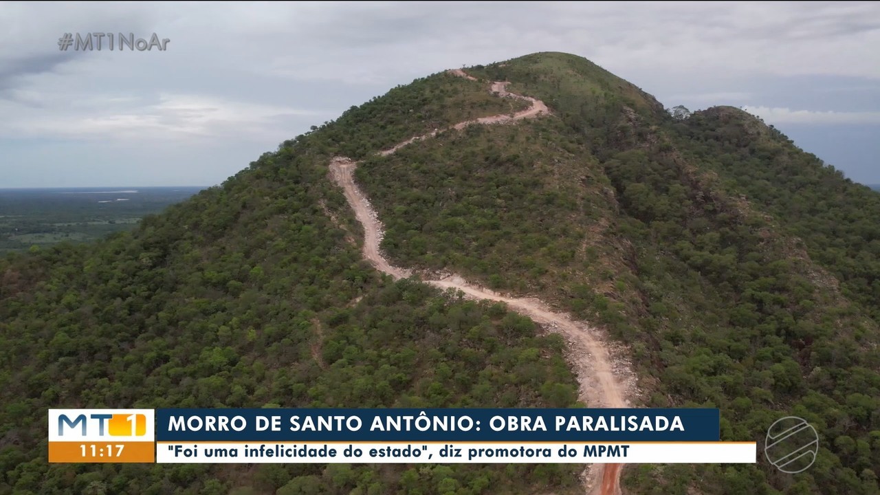 Caminhões do governo retiram pedras do Morro de Santo Antônio para ...