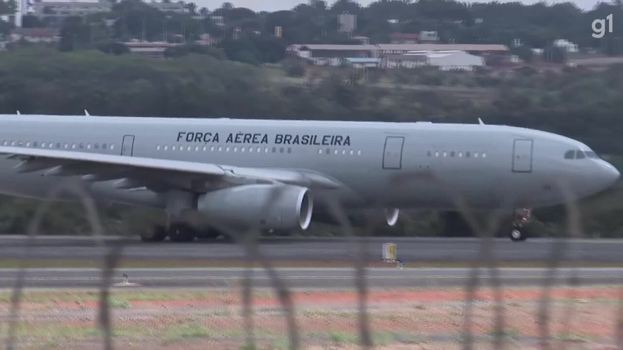 Primeira aeronave da FAB com 20 toneladas de mantimentos decola para o ...