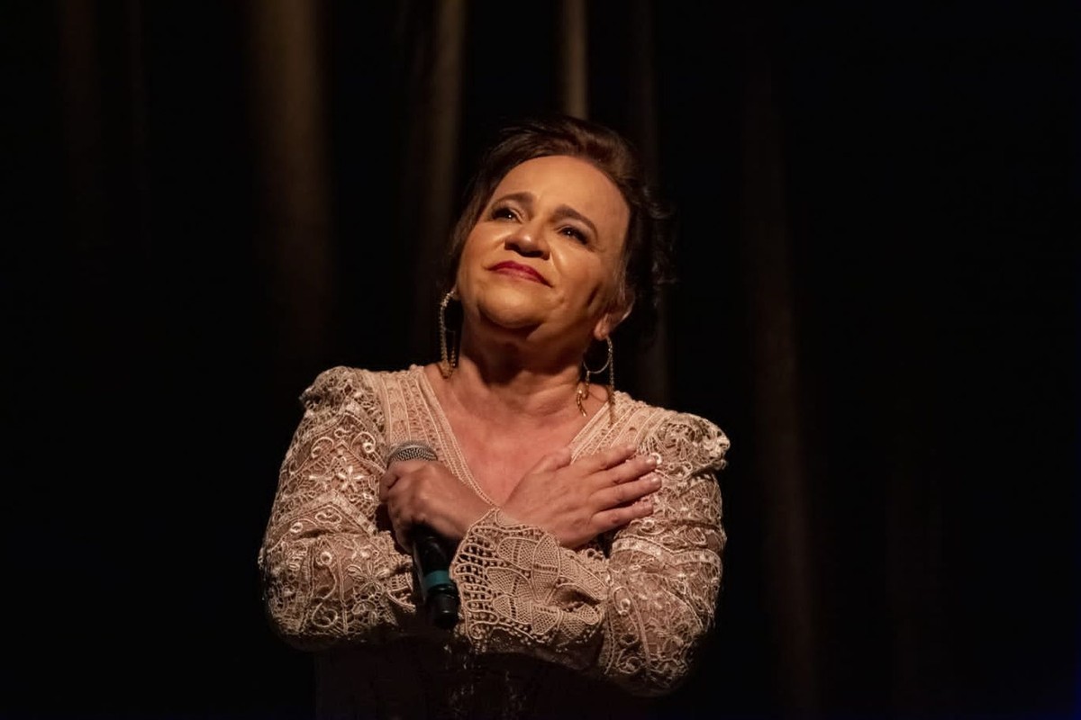 Amorosa completa 39 anos de carreira com show em Aracaju; saiba mais ...