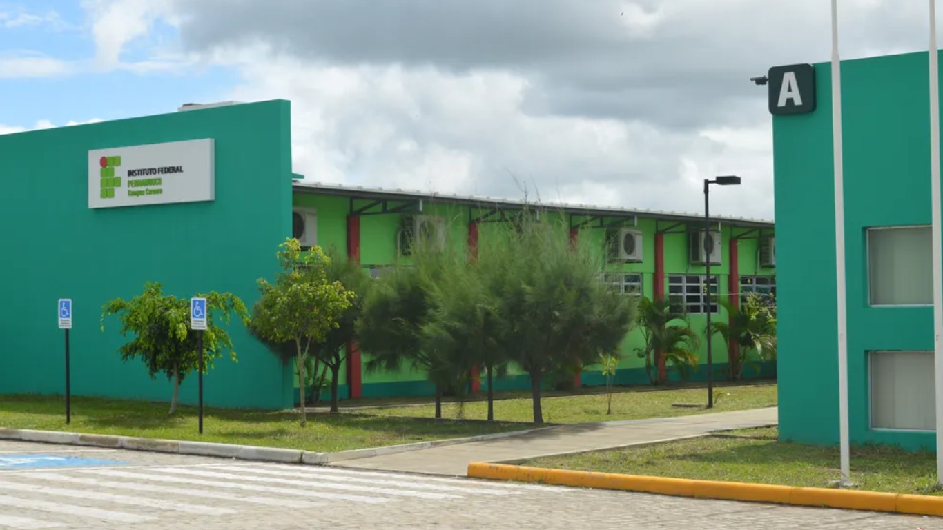IFPE abre seleção com 1,8 mil vagas em cursos técnicos e graduação | G1