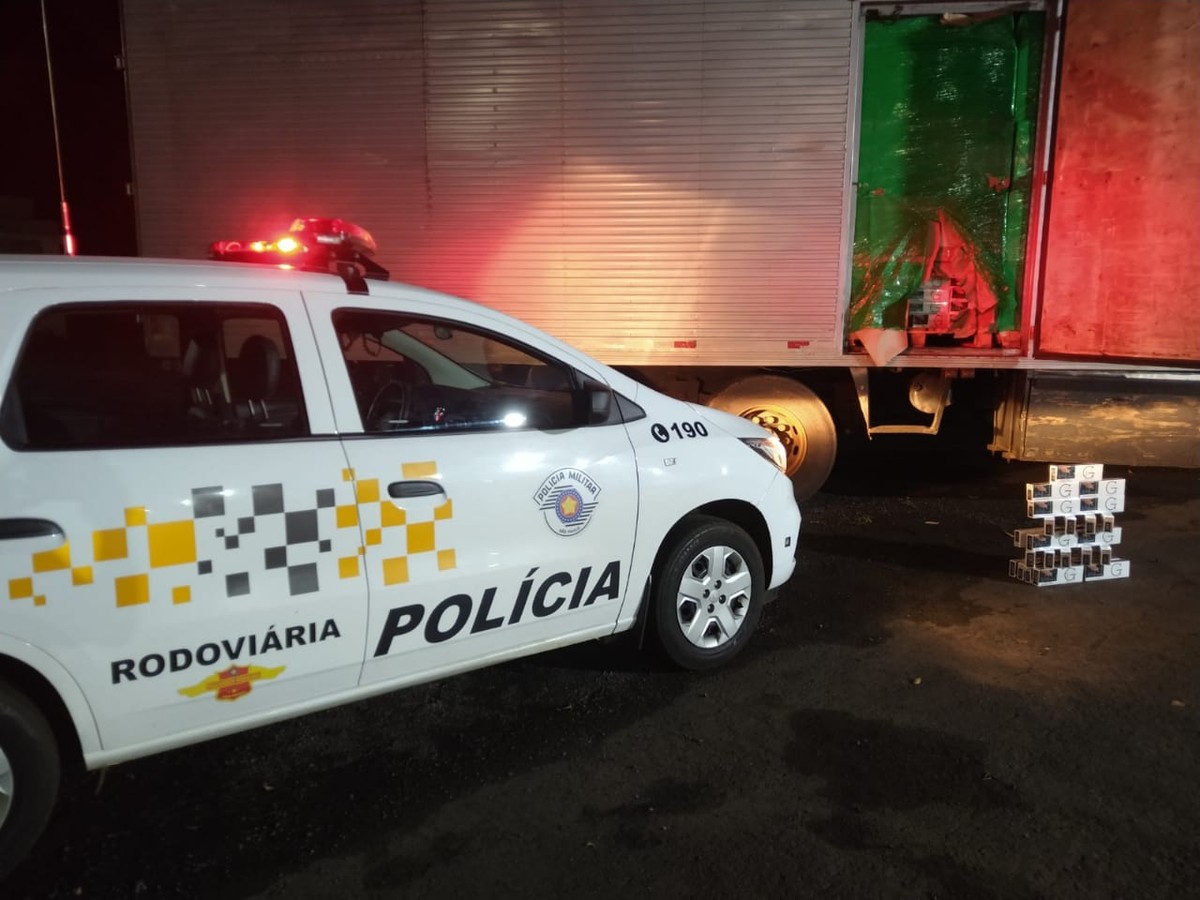 Homem é Preso Transportando 400 Mil Maços De Cigarro Contrabandeados Em