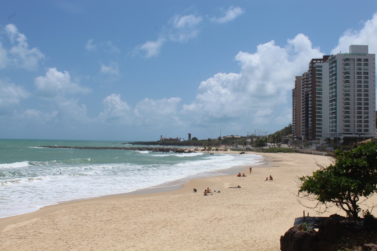 Praia de Areia Preta, em Natal, volta a ser considerada própria para ...