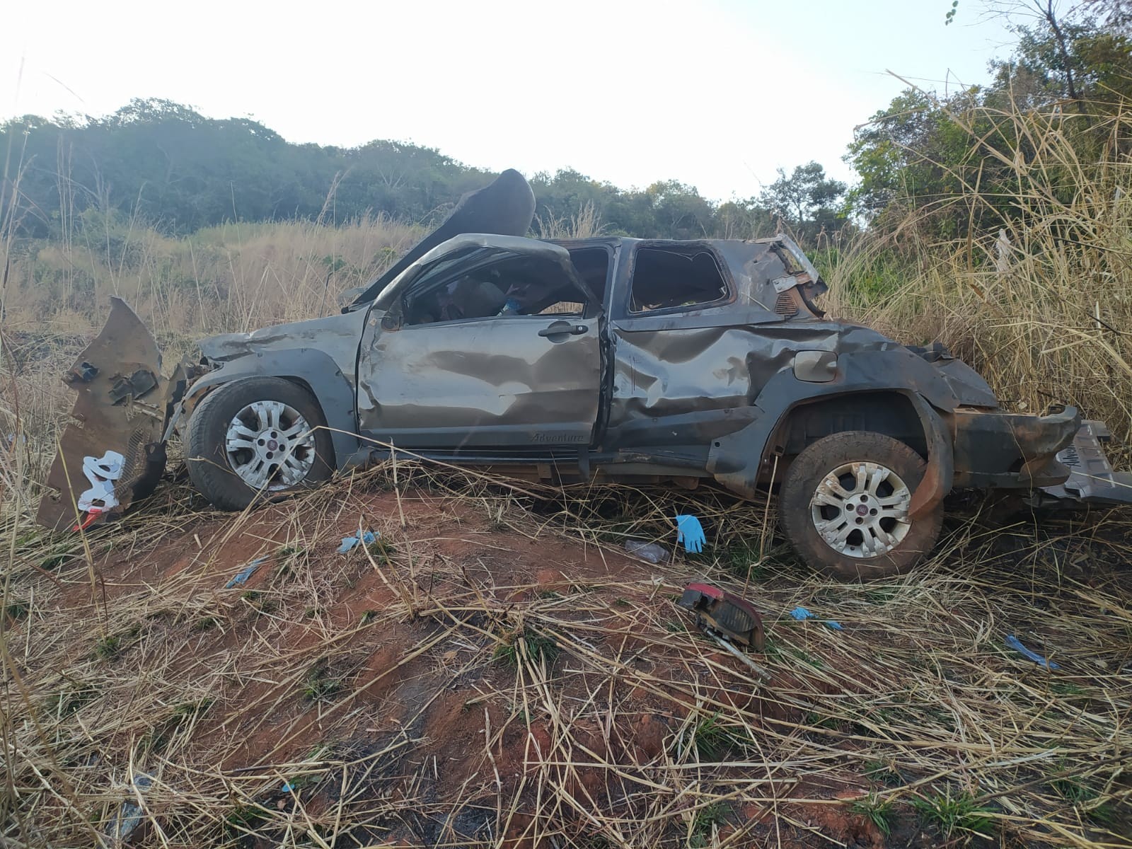 Jovem morre em capotamento na BR-365 em Varjão de Minas