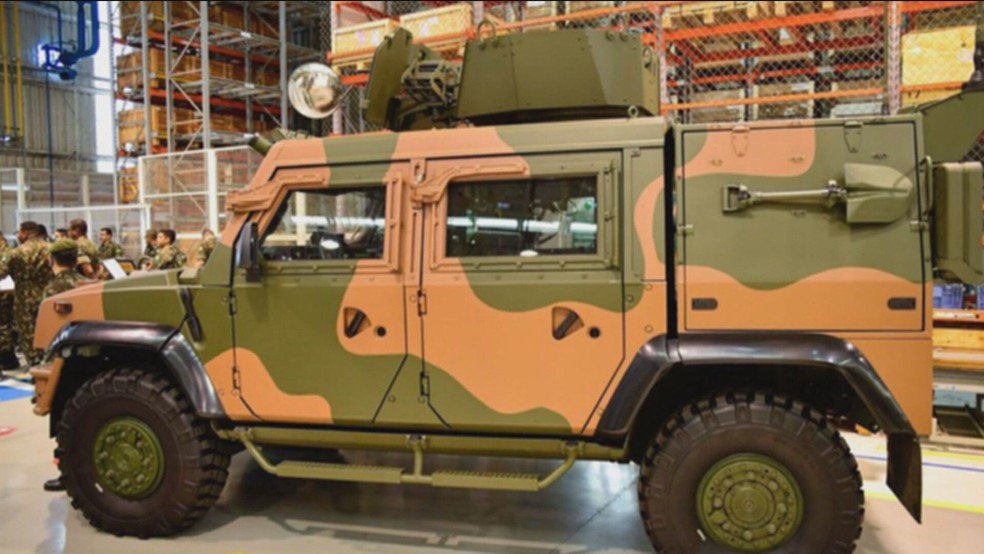 Brasil vai enviar 28 blindados para defender a fronteira com a ...