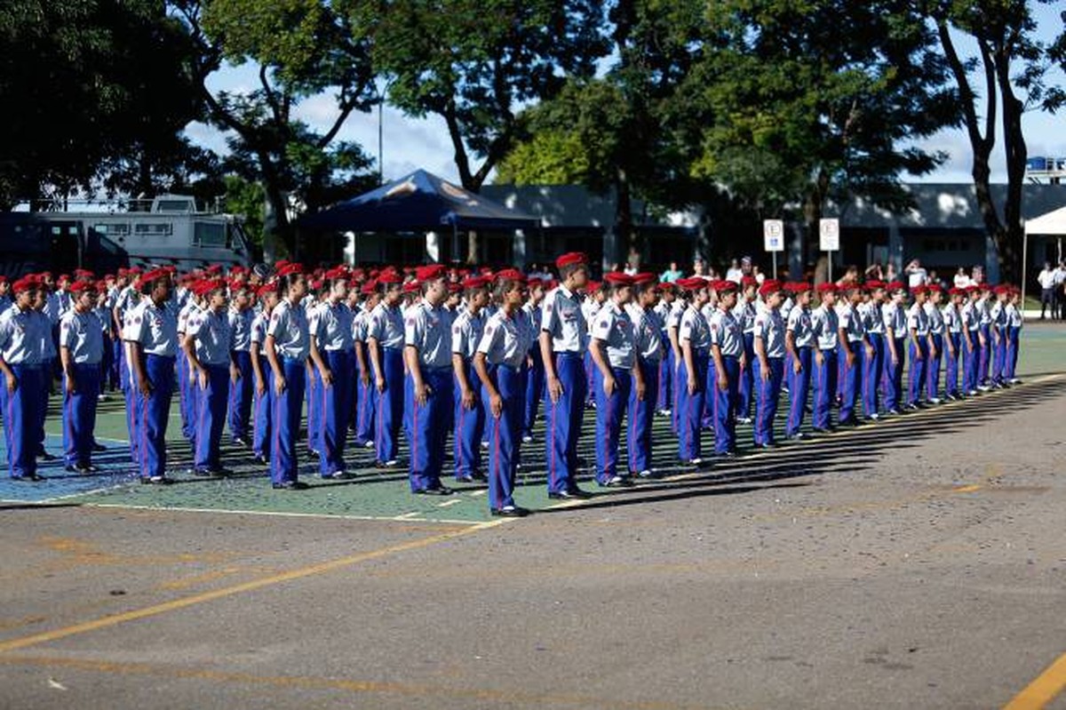 Governo Do Rs Diz Que Vai Manter Escolas Estaduais Cívico Militares