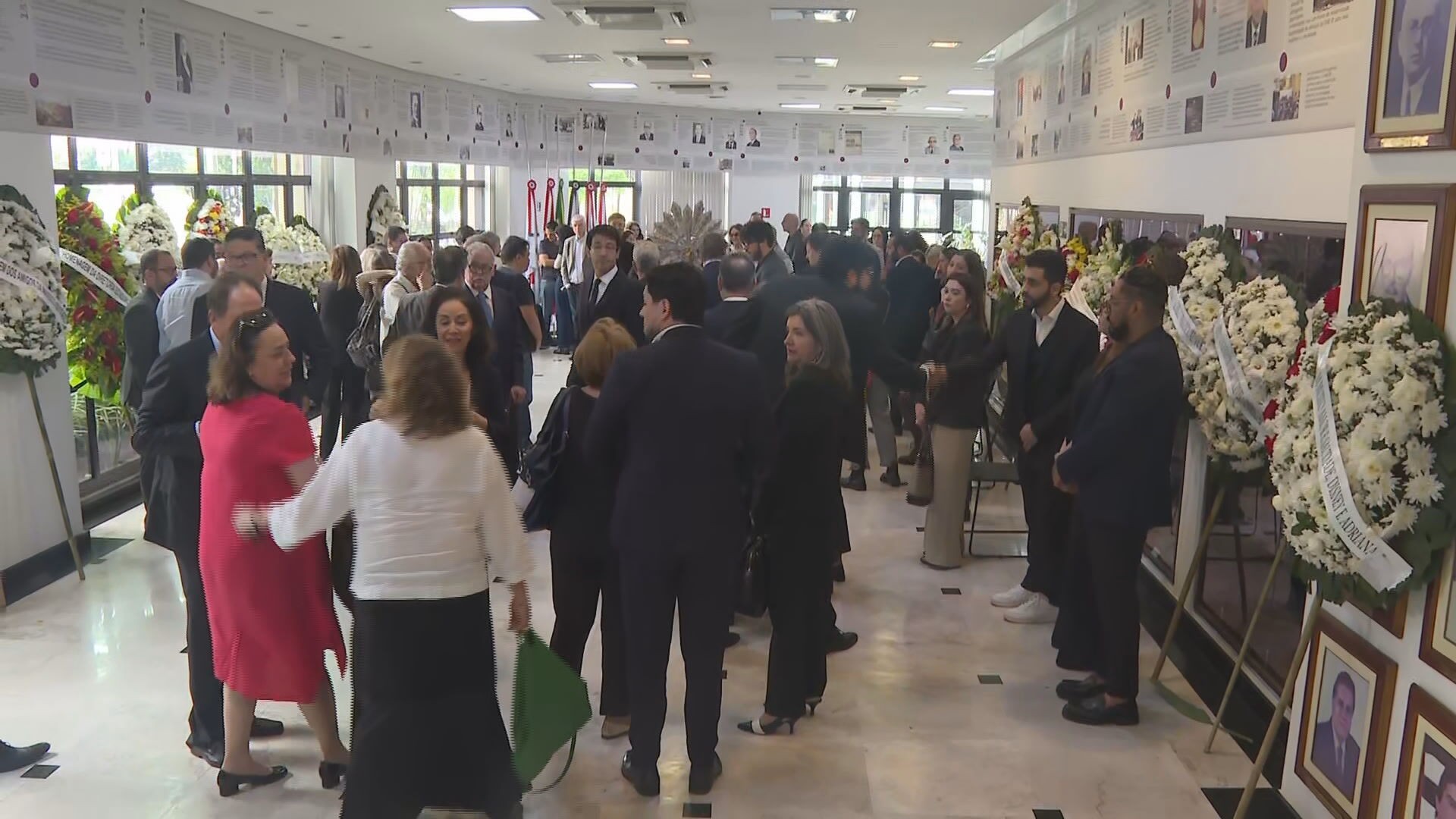 Corpo do advogado Luiz Fernando Pacheco é velado em SP | G1