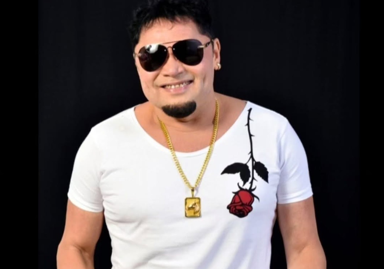 Cantor Ray Douglas, referência do brega e seresta na região norte e ...