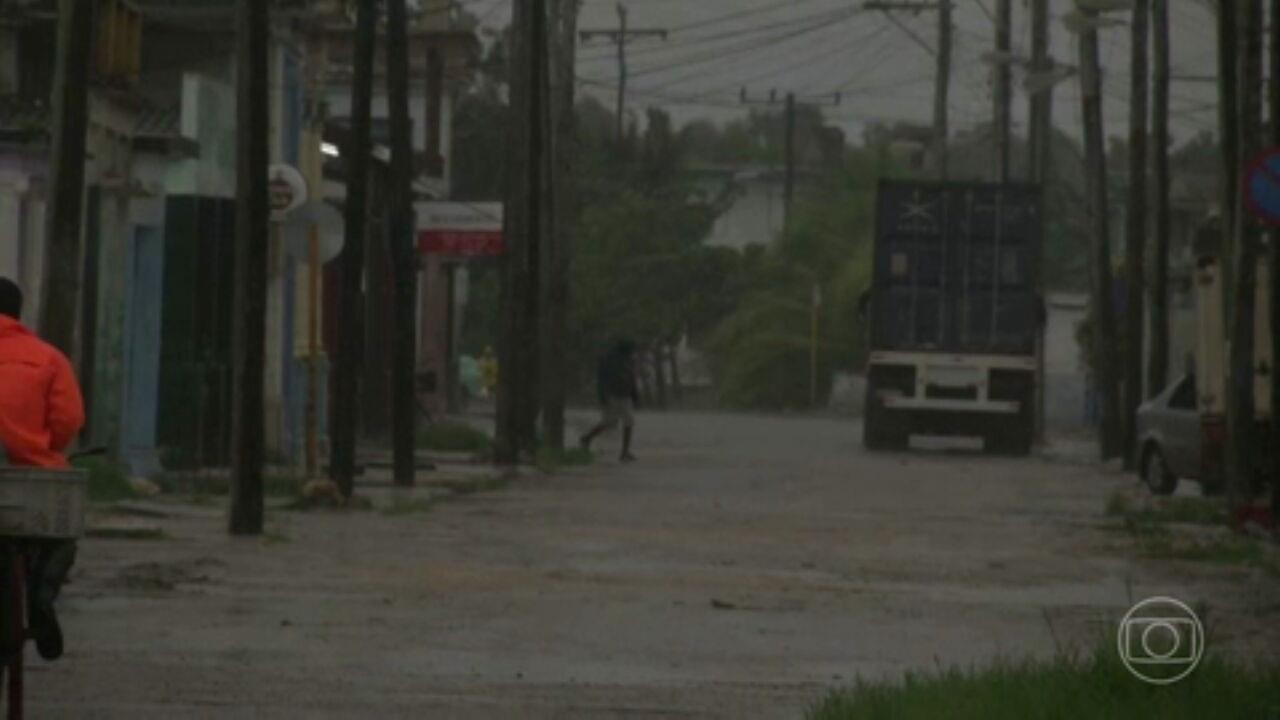 Furacão Ian toca o solo em Cuba com ventos de 205 km/h | G1