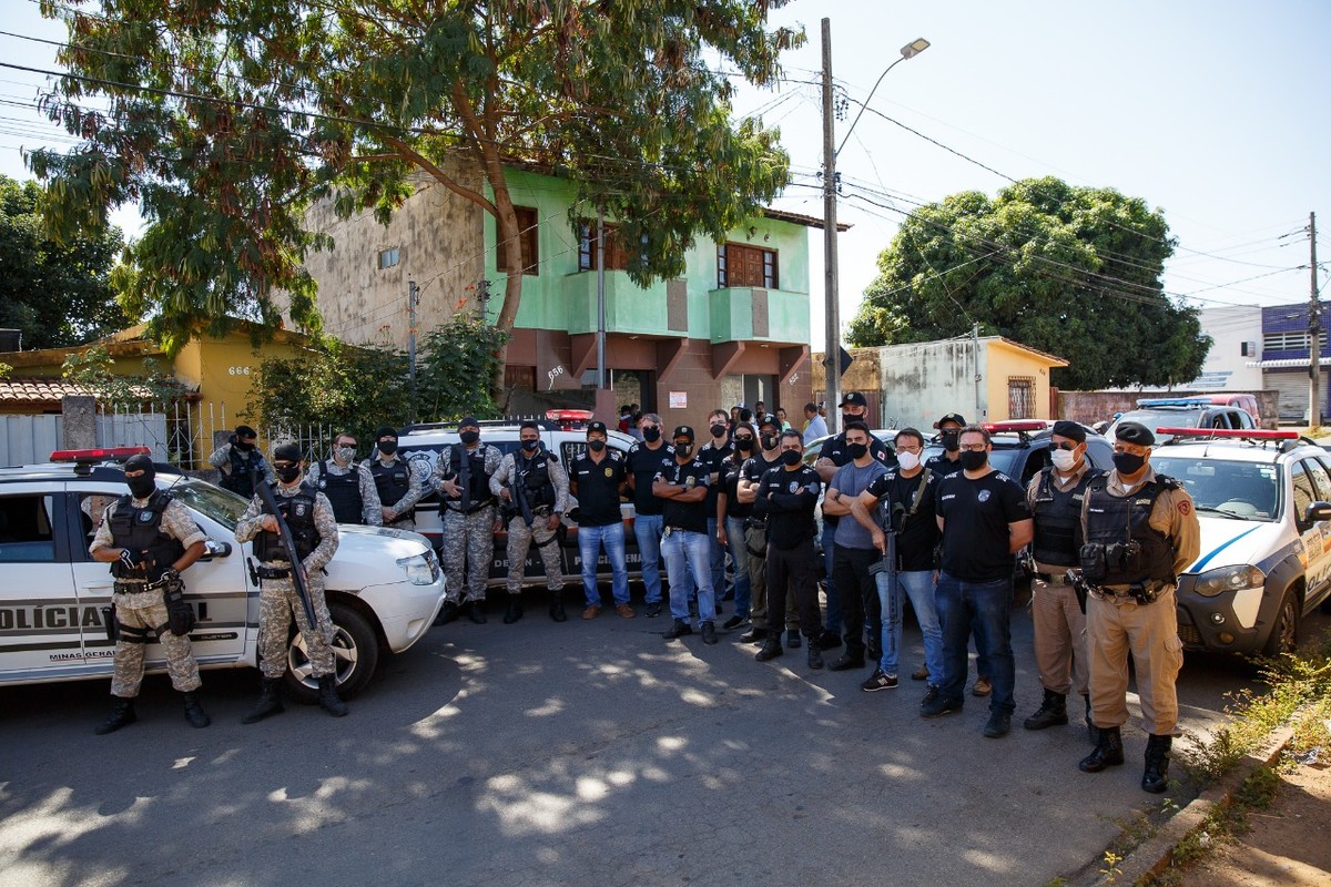 Polícia Civil Faz Reconstituição Da Morte De Jovem Morto Na Porta De