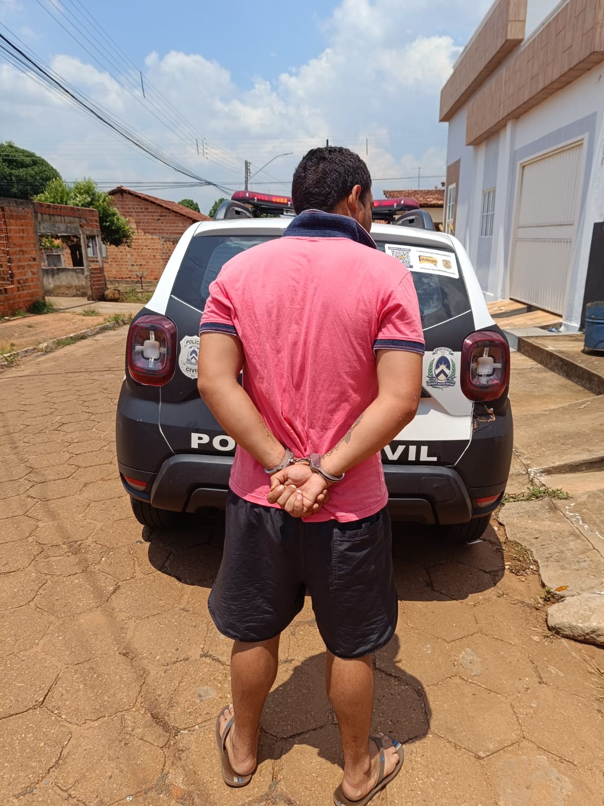 Homem suspeito de bater na avó e expulsar mãe de casa é imobilizado por ...