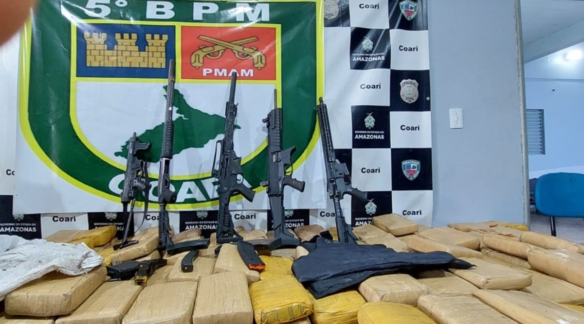 Dupla é Presa Com Quase Uma Tonelada De Drogas E Armas No Interior Do