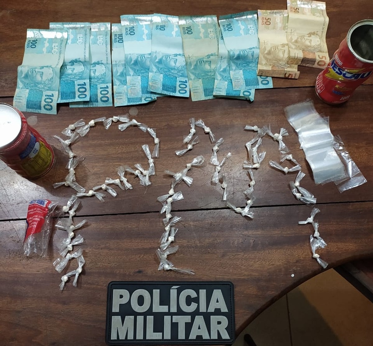 Casal é Preso Por Tráfico De Drogas Corrupção Ativa E Tentativa De