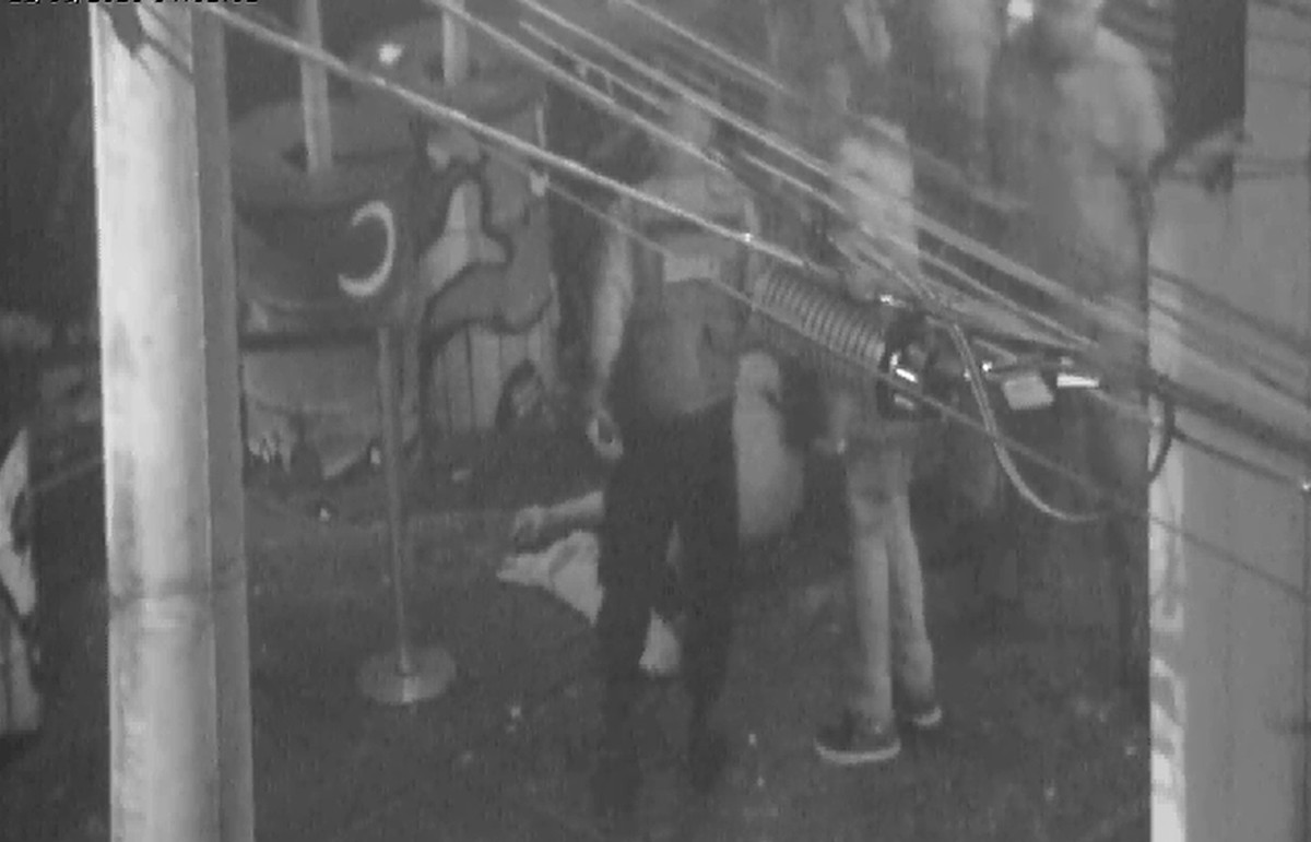 Jovem De 19 Anos é Morto A Tiros Em Frente A Casa Noturna Em Taubaté