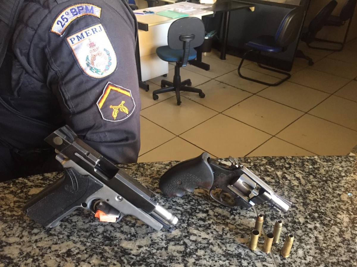 Homem é Morto E Adolescente Fica Ferido Após Troca De Tiros Com A Pm Em