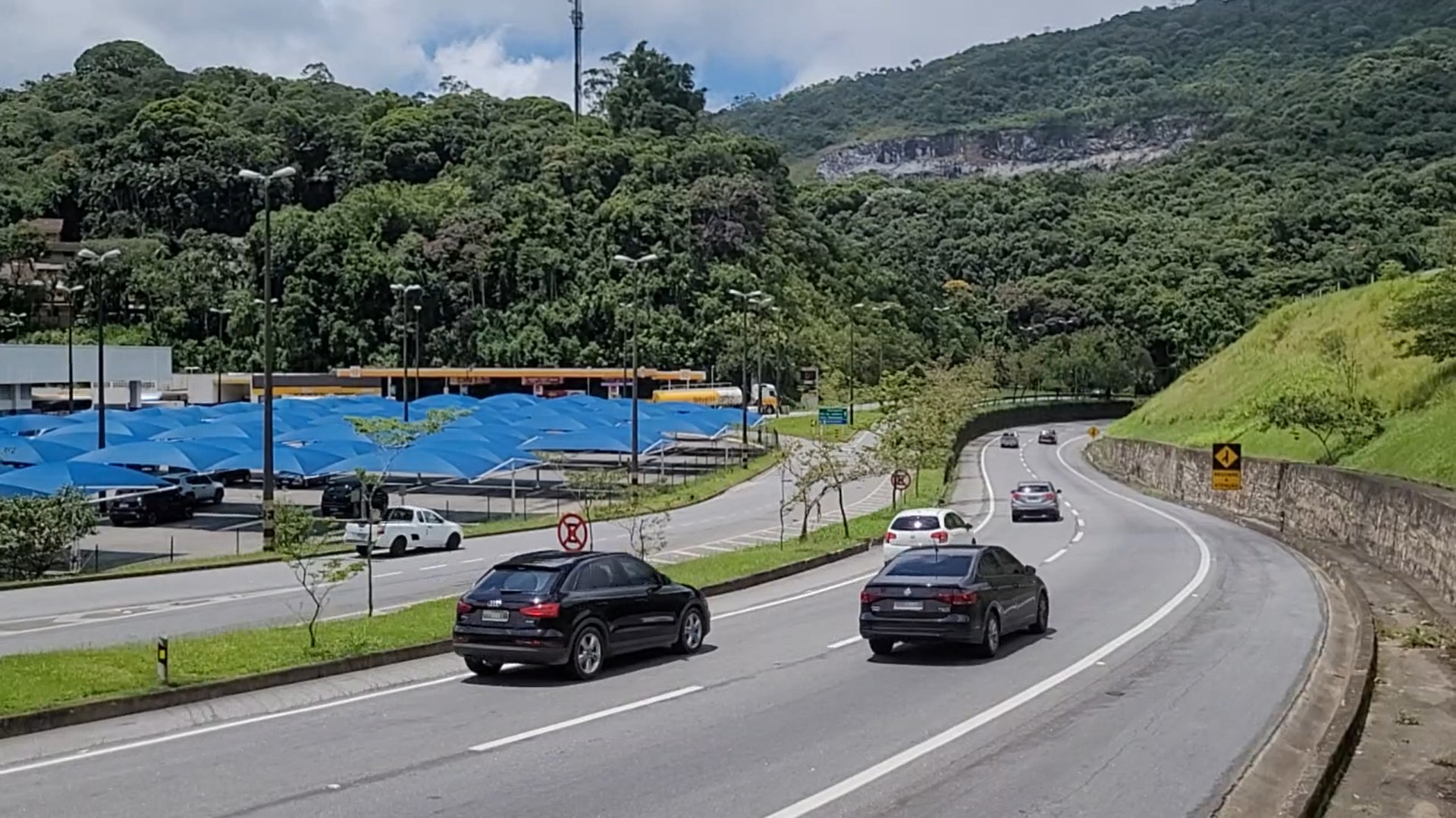 Retorno da folia movimenta BR-040 e rodoviária de Petrópolis | Região ...