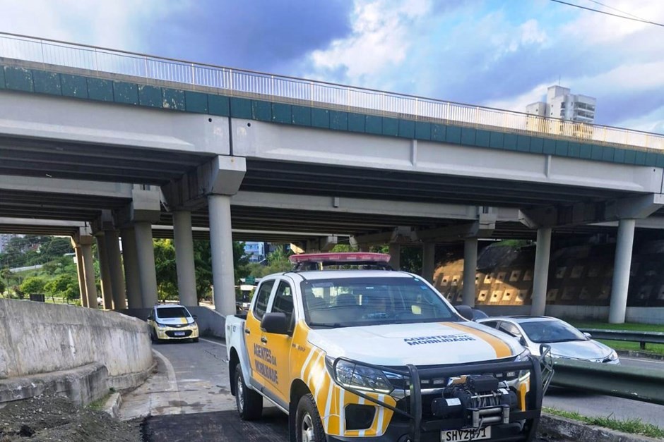 Acesso da avenida Maria Covas, em São José dos Campos, é liberado após ...