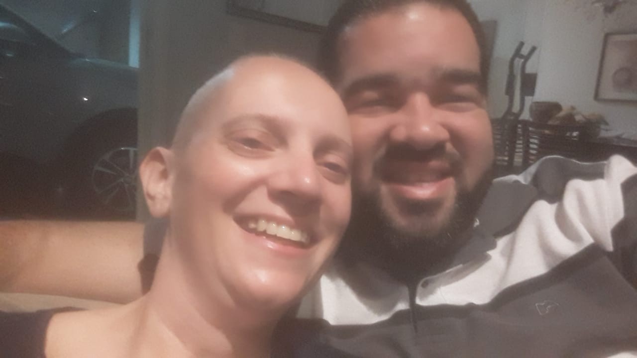 Mulher busca tratamento após ter 90% do estômago tomado por câncer em ...