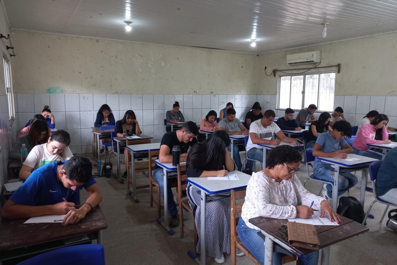 Estudantes de dez municípios fazem o processo seletivo especial do ...