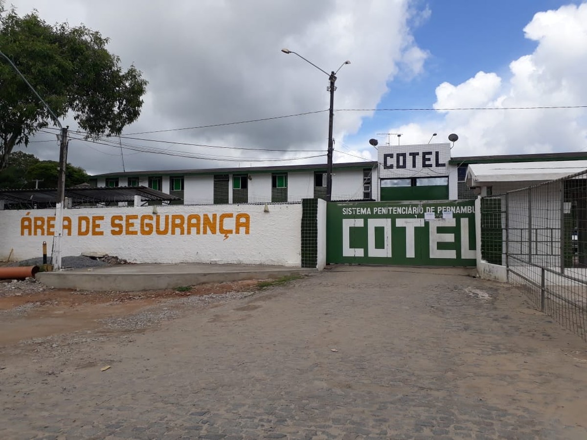 Professor preso por abusar de criança durante aula também responde por ...