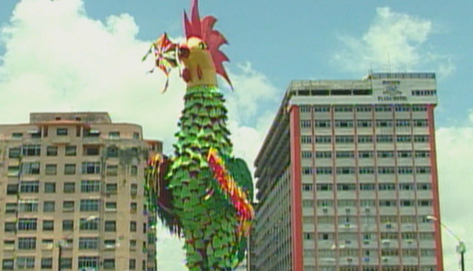 Tradição do carnaval do Recife, Galo Gigante comanda festa há 29 anos ...