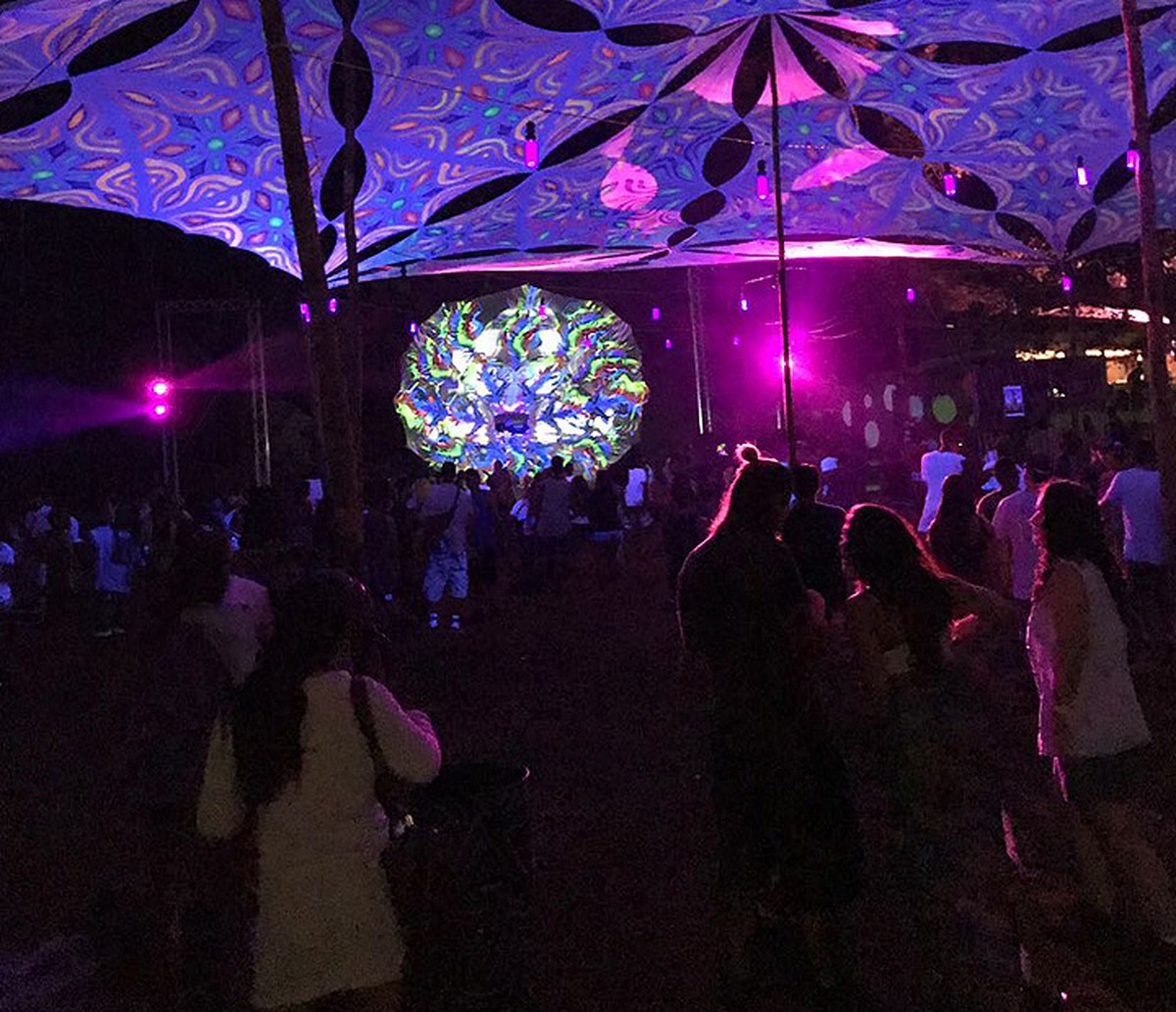 Turista morre após passar mal em 'rave' na Bahia; polícia investiga ...
