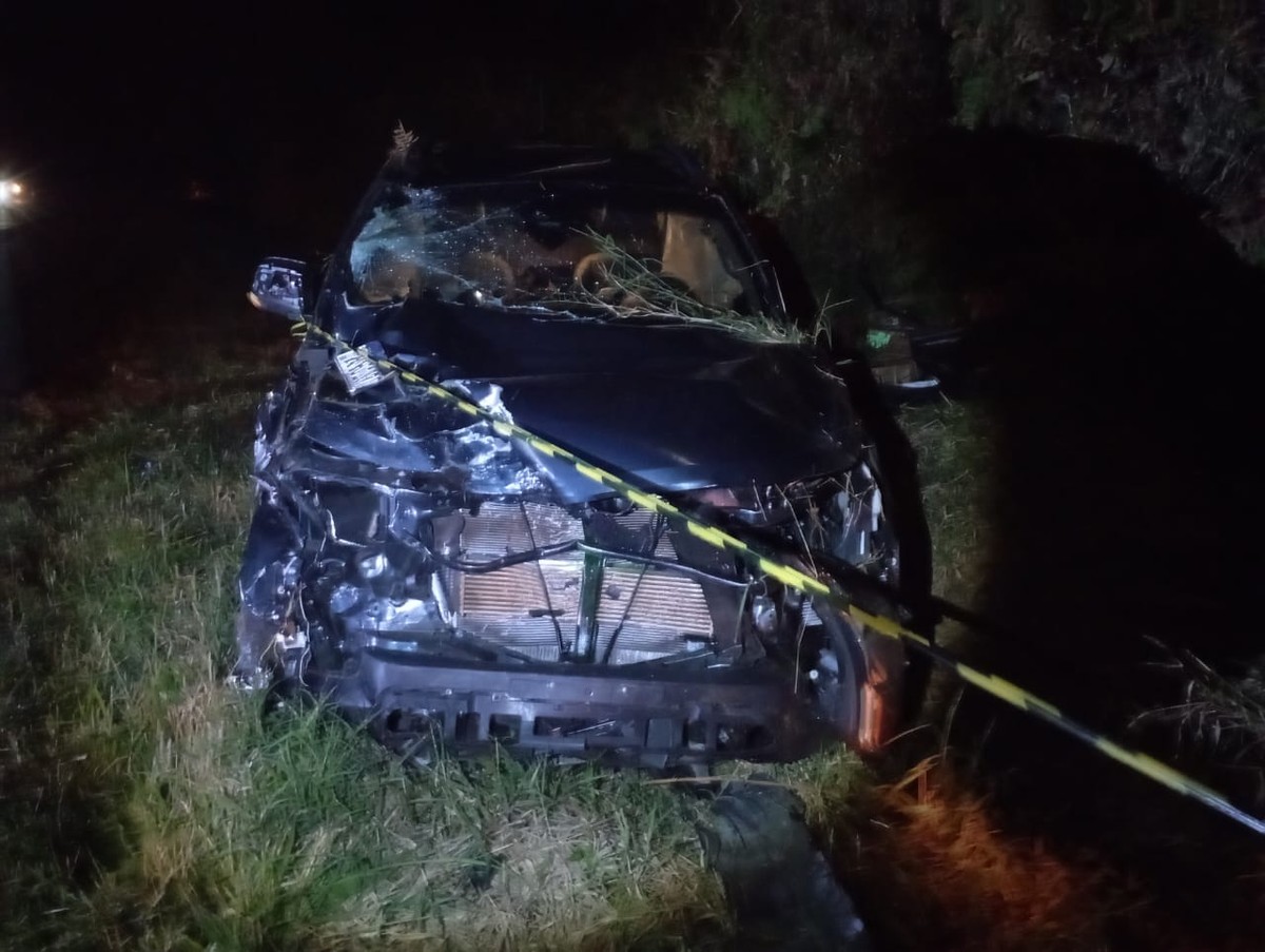 Homem de 44 anos morre em batida entre dois carros, em Boa Ventura de São Roque | Campos Gerais ...