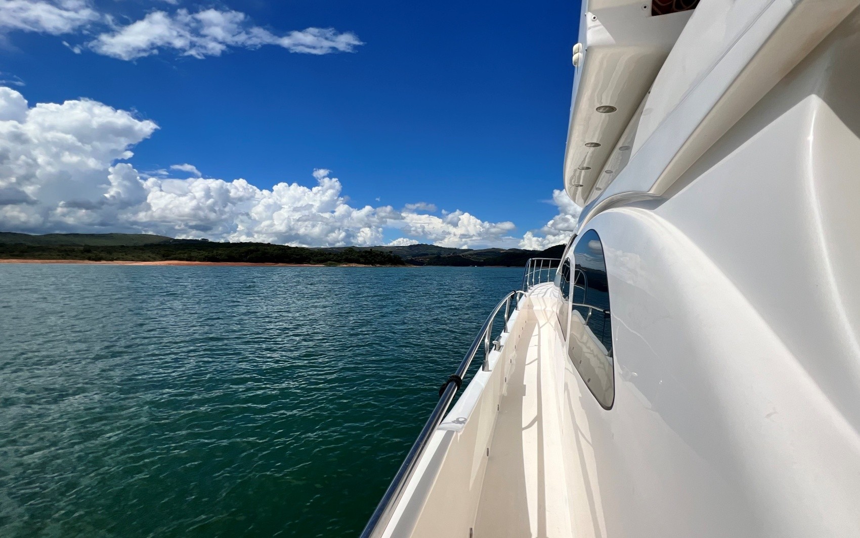 Conheça a lancha luxuosa que dono do Cruzeiro mantém no Lago de Furnas | G1