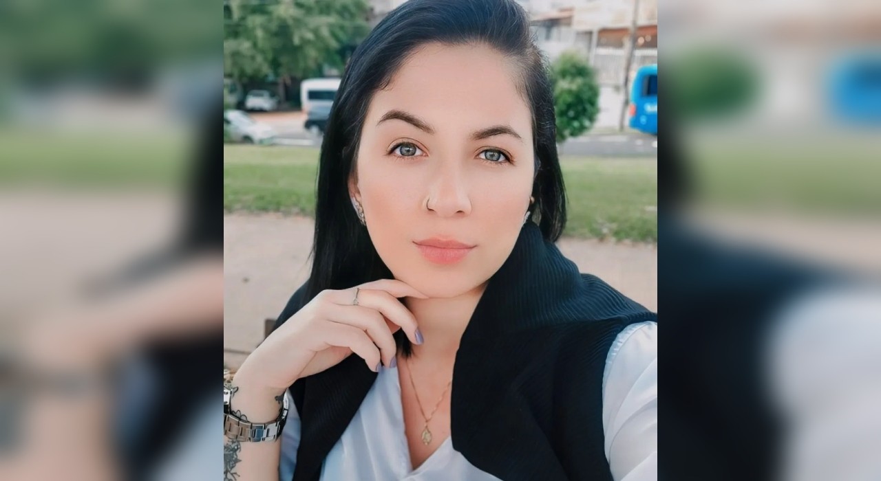 Corpo de mulher encontrada morta no quintal de casa estava enrolado no ... Corpo de mulher encontrada morta no quintal de casa estava enrolado no ...