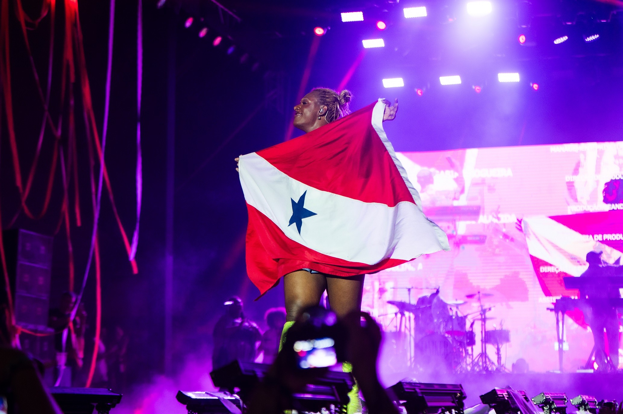 Liniker lança oficialmente remix de 'Caju' no estilo tecnobrega ...