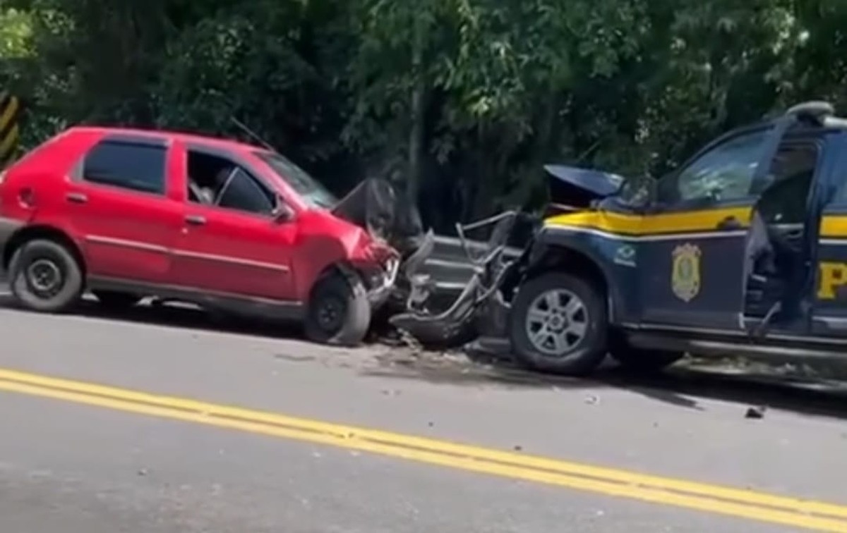 Homem e mulher morrem em acidente entre carro e viatura da PRF na Rio-Santos, em Angra dos Reis ...