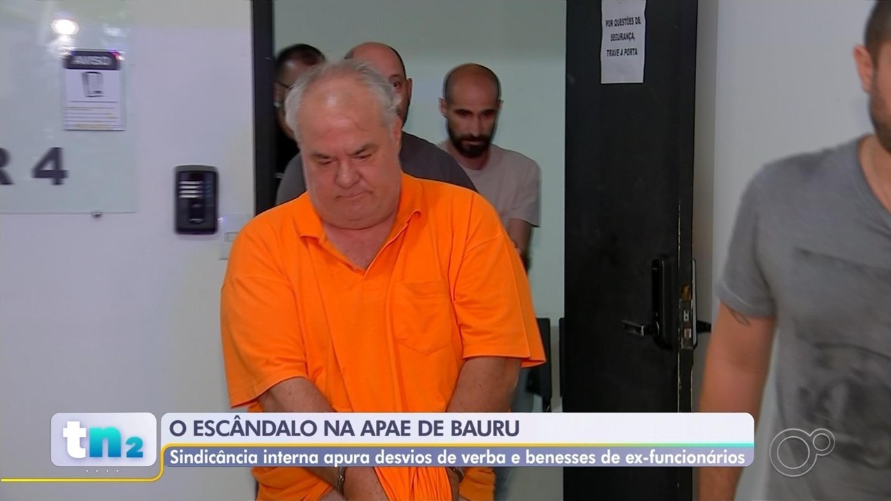 Alunos e funcionários fazem protesto em apoio à Apae de Bauru após ...