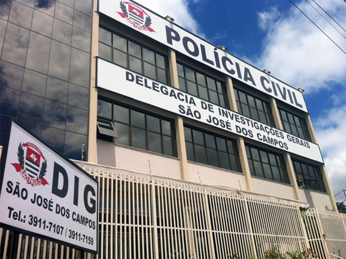 Policial aposentada reage a assalto e dispara contra assaltante em mercearia de São José, SP ...