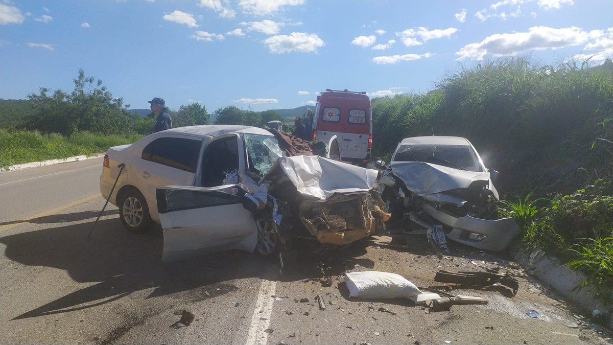 Grave acidente deixa uma pessoa morta na BR-116, em Ponto dos Volantes ...