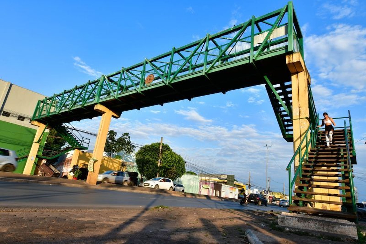 Passarela da Av. Fernando Corrêa, em Cuiabá, é interditada para obras ...