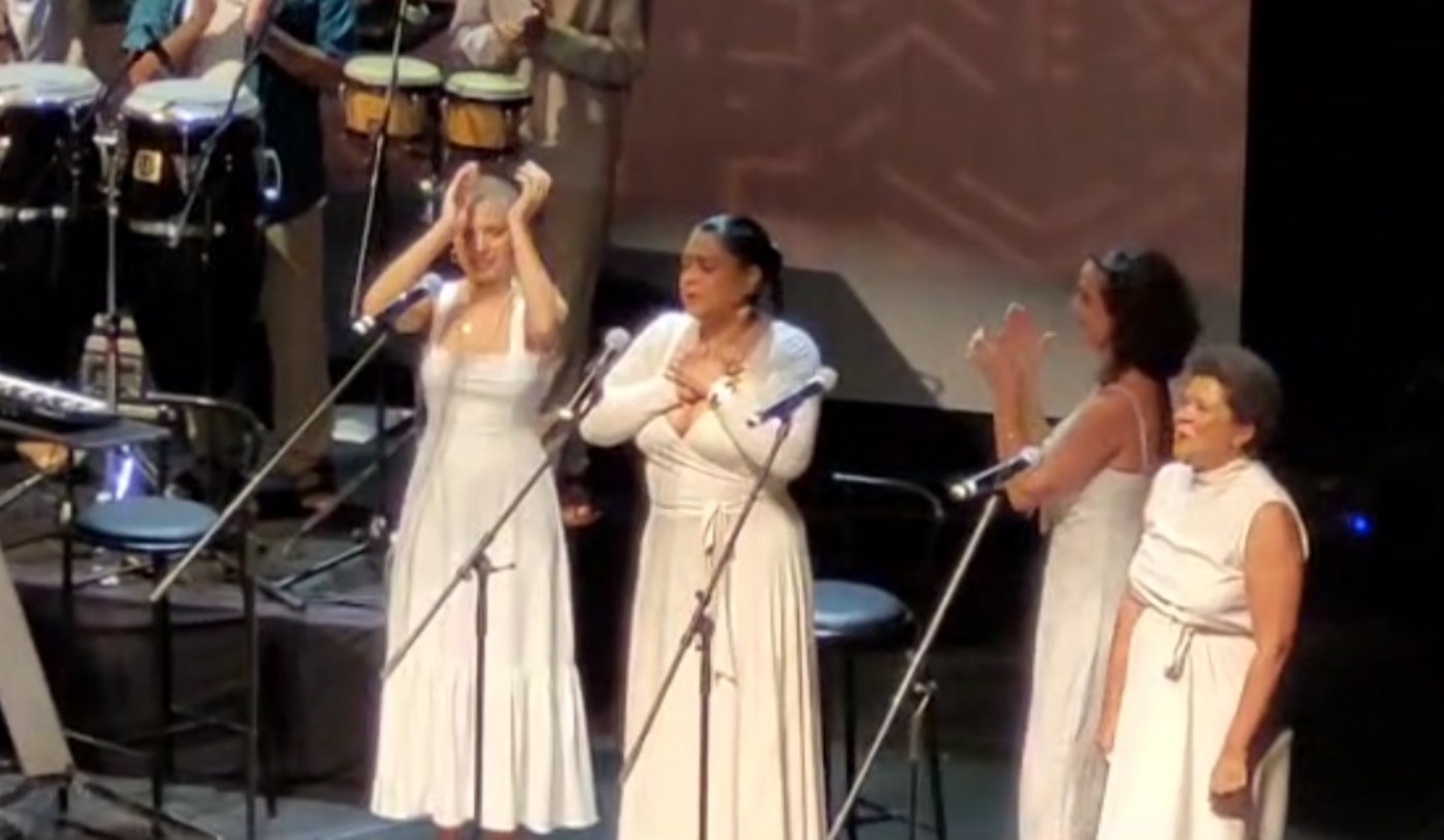 Na Concha Acústica lotada, Gil e família cantam a Bahia de Gal, João ...