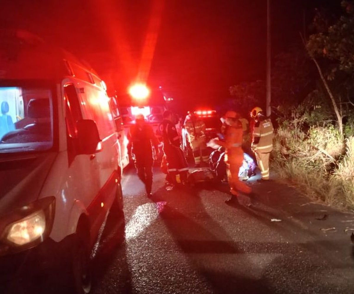 Homem morre e três pessoas ficam feridas após veículo capotar em Siriri | Sergipe | G1