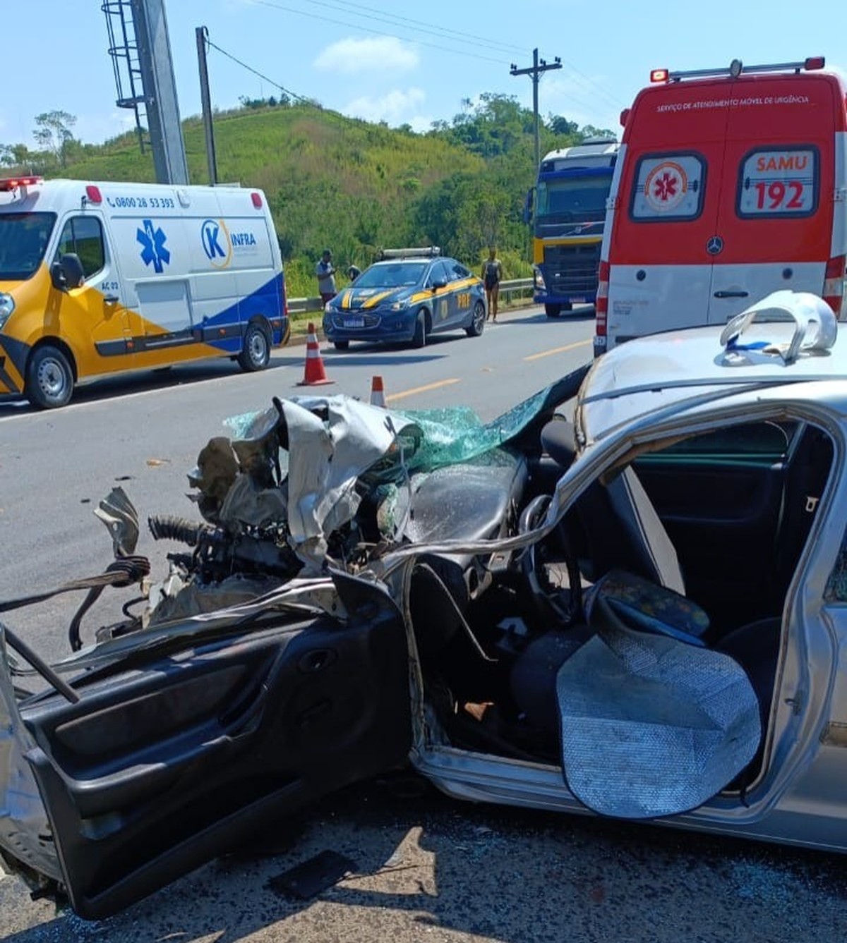 Acidente entre carro e caminhão deixa dois feridos na Lúcio Meira, em ...