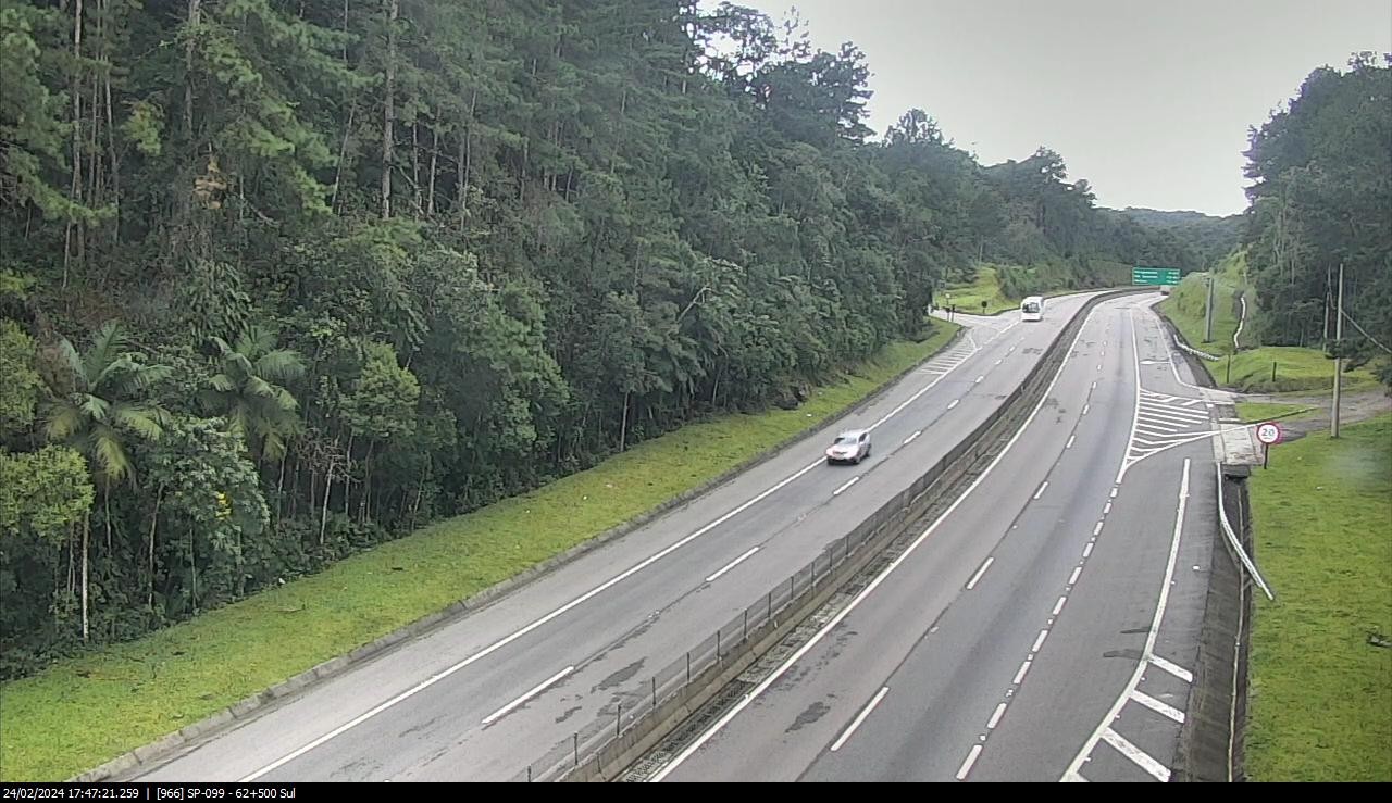 Rodovia dos Tamoios é liberada após alagamento na pista em Paraibuna ...