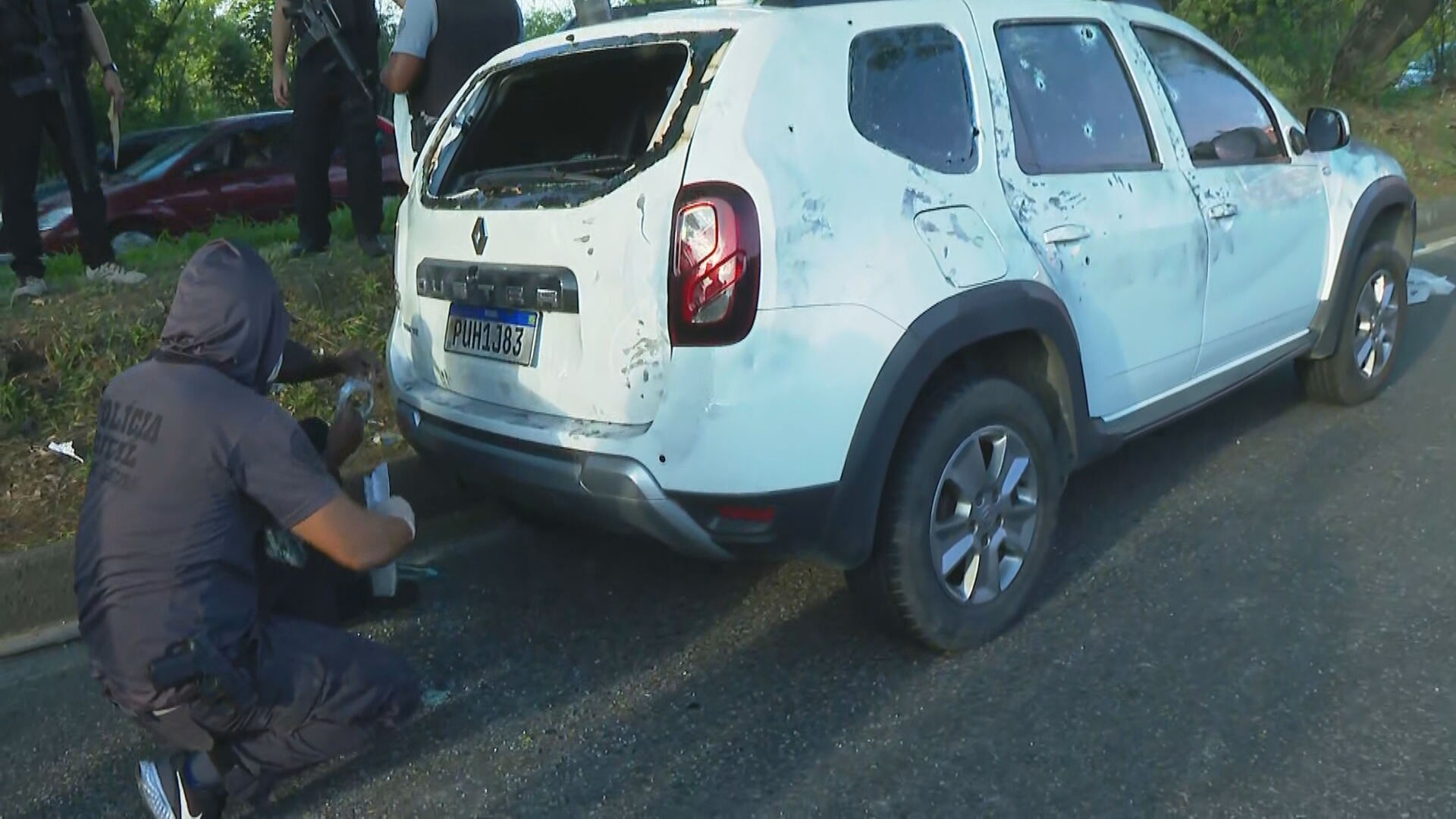 Policial militar é assassinado a tiros em Bangu; carro onde estava ...