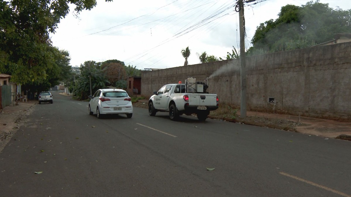 Sem fumacê há quase um ano, ação contra mosquito da dengue volta a ser ...