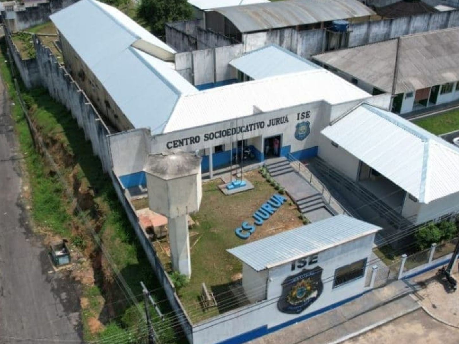 Justiça mantém internação de adolescente que decapitou cão no Acre | G1