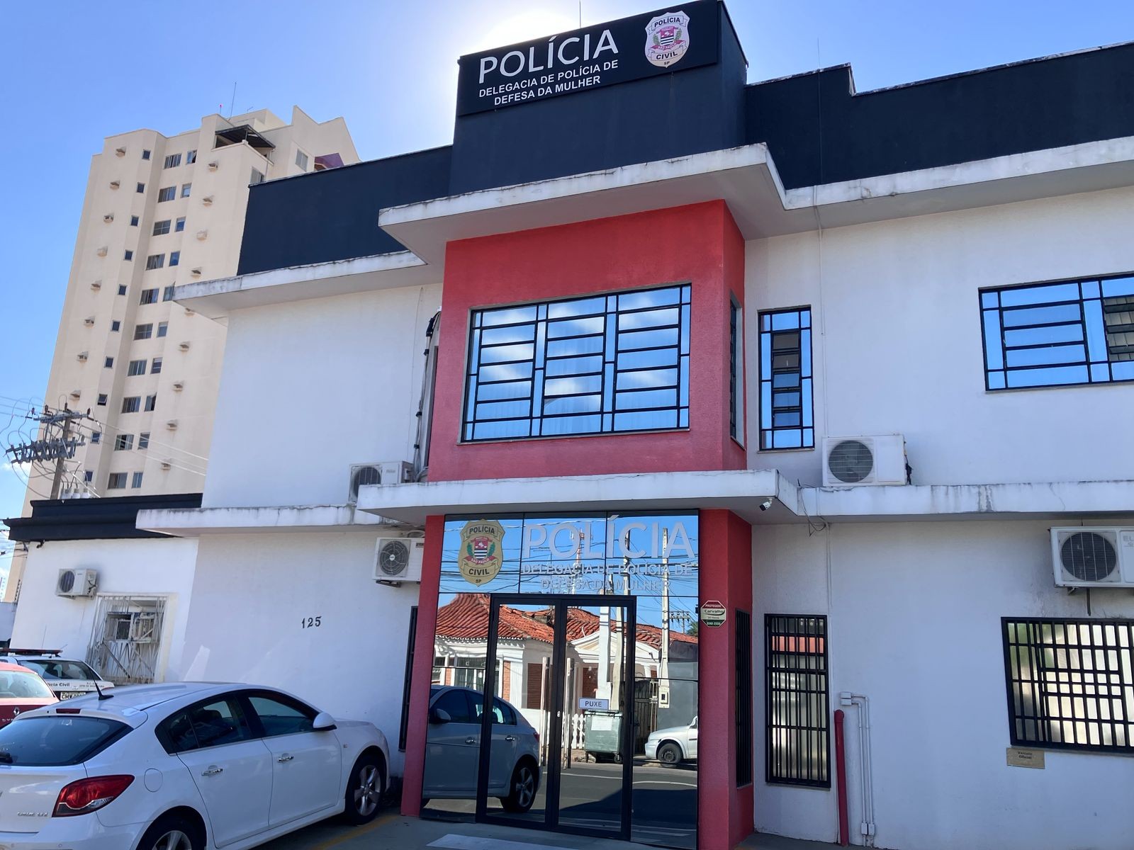 Polícia investiga morte de jovem de 24 anos após encontro com namorado ...