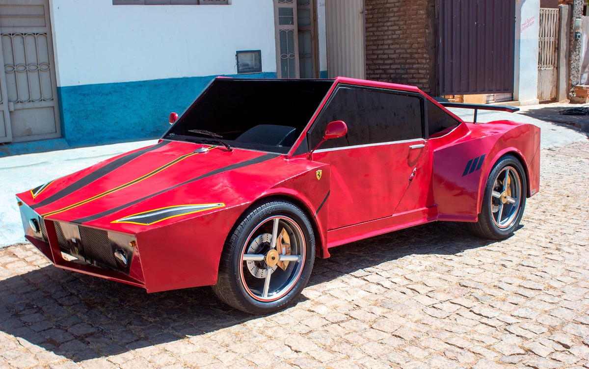Jovem investe R$ 6 mil e cria 'Ferrari' artesanal no interior da Bahia ...
