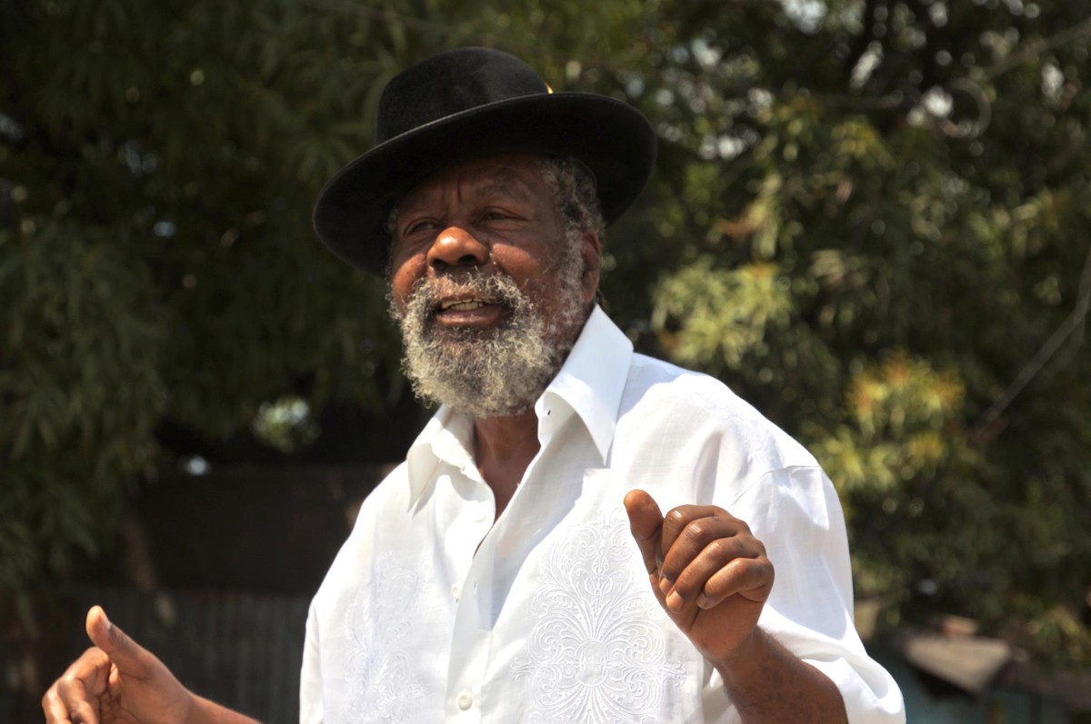 U-Roy, um dos pioneiros do reggae e do dancehall, morre aos 78 anos ...