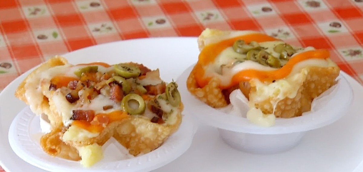 Aprenda a preparar um delicioso pastel aberto recheado com frango e ...