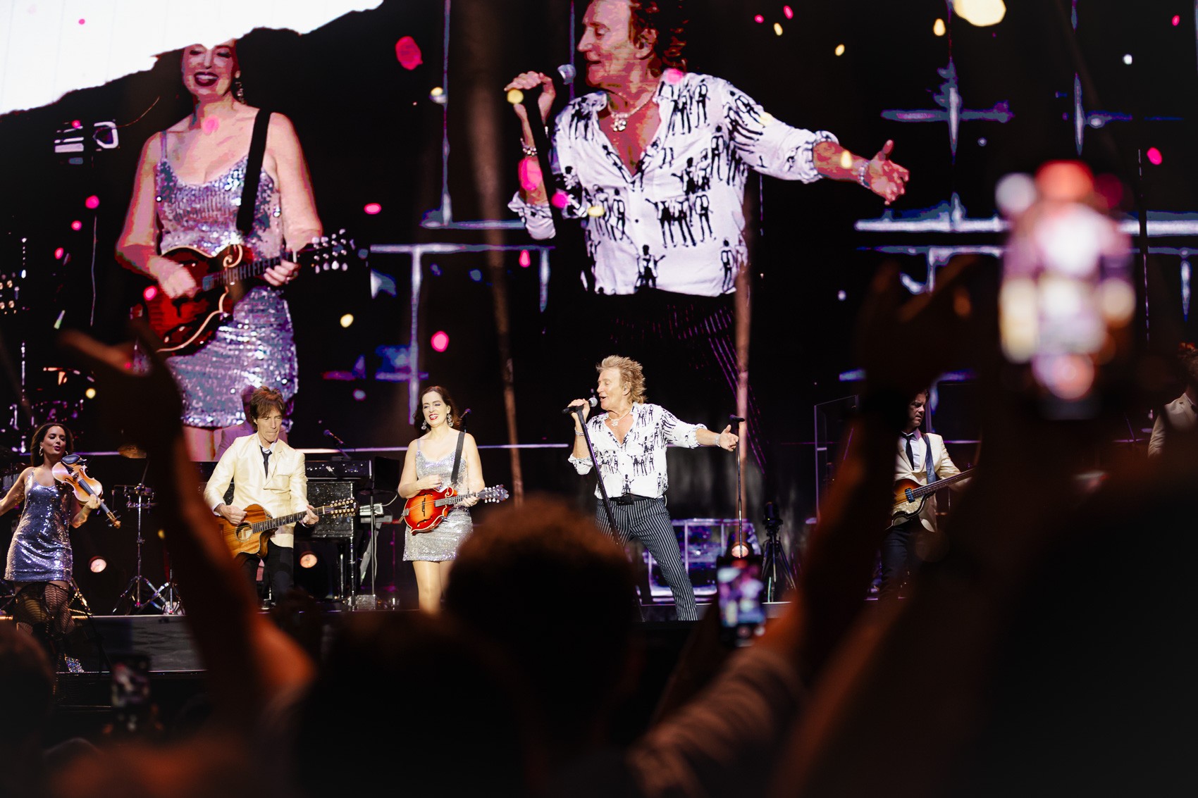 Rod Stewart no Brasil: cantor faz homenagem à Ucrânia e leva nostalgia ...