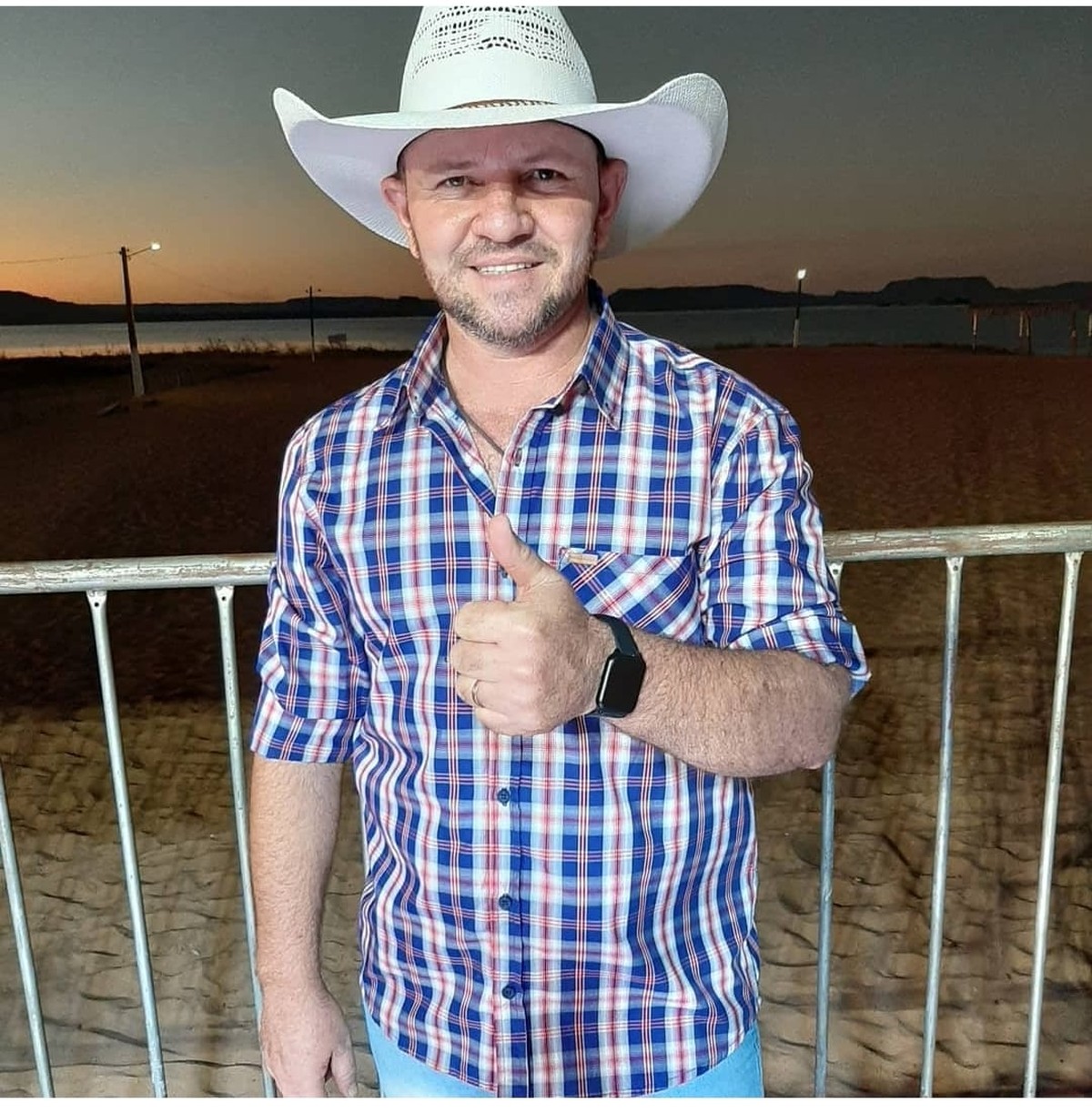 Cantor sertanejo sofre infarto após show e é levado às pressas para UTI ...