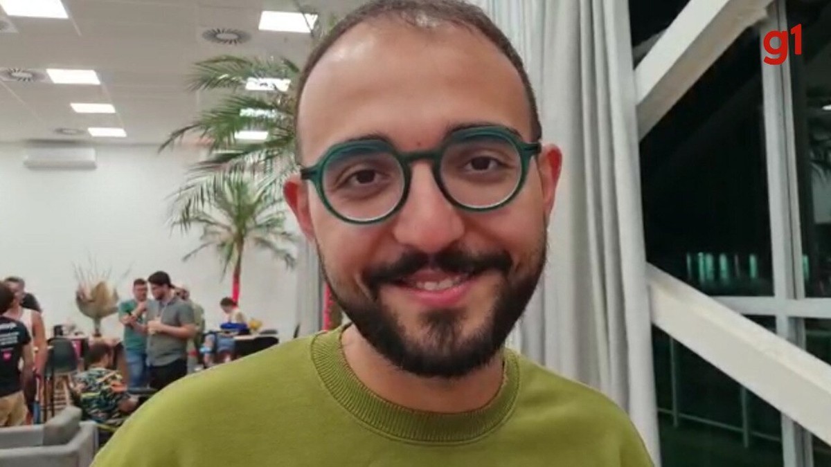 Na Bienal do Livro Bahia, Raphael Montes fala sobre trabalho solitário ...